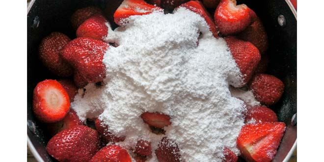 Stewed Strawberries in Syrup